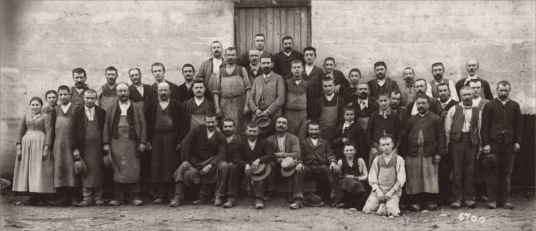 Discover the history and know-how of a renowned French design brand ...